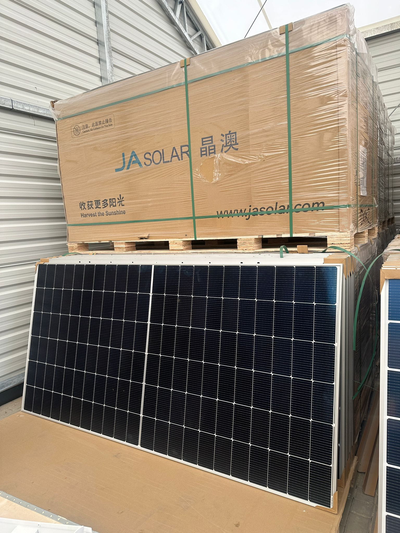 JA Solar 585W N-Type Bifacial – panel z podwójnym szkłem